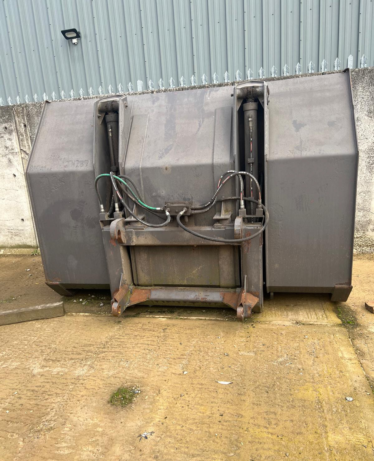 Volvo L120 High Tip Bucket - Shifnal Plant